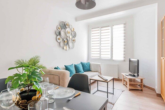 Appartement à louer - République-Saint Ambroise, Paris ème - 2 pièces - 1 chambre