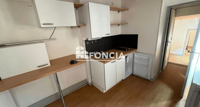 Centre, Chapelle des Buis, Besançon : Appartement 2 pièces à louer
