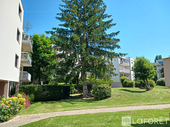 Appartement 4 pièces à Le Plessis-Trévise, François Mansard, à vendre