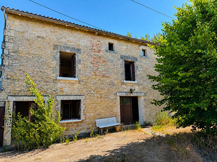 Ruffec - Maison 5 pièces à vendre