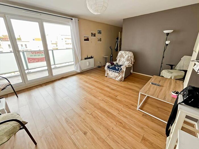 Appartement à louer - Le Point du Jour-Centre Gare, Cergy - 2 pièces - 1 chambre