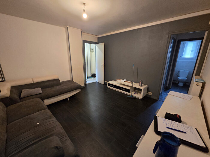 Appartement 4 pièces à vendre - Charleville-Mézières, Etion