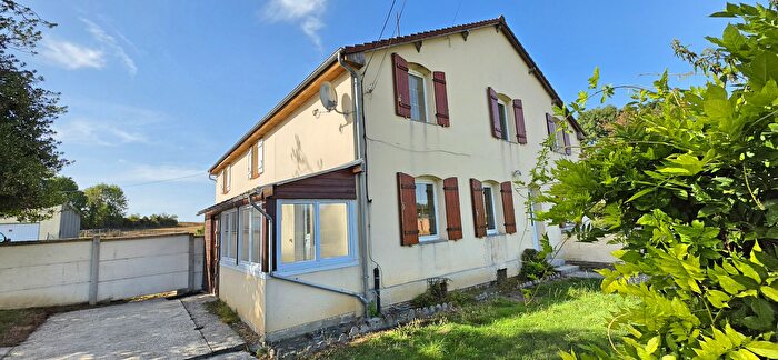 Maison 12 pièces à Courtemanche, à vendre