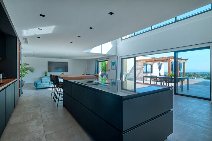 Maison à vendre - Penta-di-Casinca - 10 pièces - 5 chambres