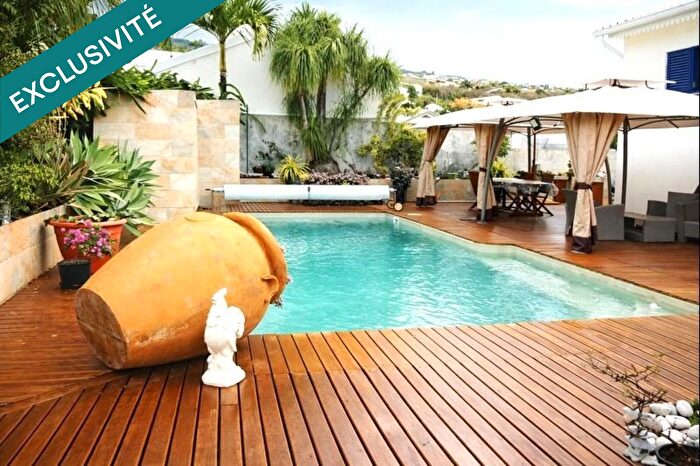 Maison à vendre - Saint-Paul, Villèle - 9 pièces - 5 chambres