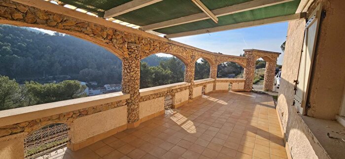 Appartement à louer - Hameau, Simiane-Collongue - 3 pièces - 2 chambres