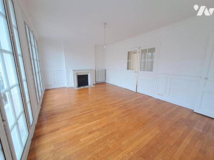 Appartement à louer - Lisieux - 4 pièces - 3 chambres