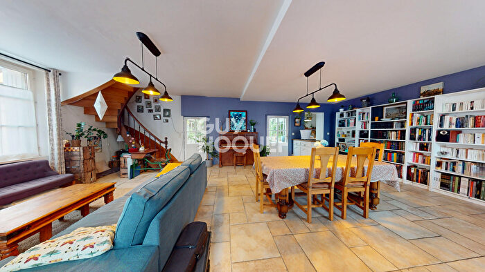 Maison à vendre - Luynes - 8 pièces - 6 chambres