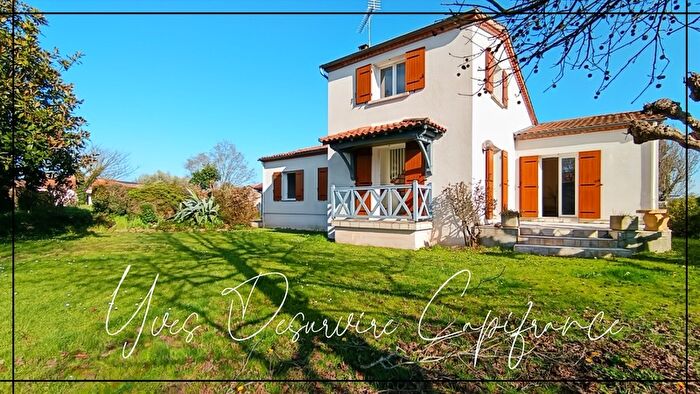 Maison à vendre - Bias - 8 pièces - 5 chambres