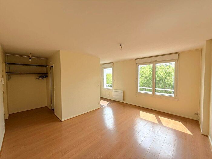 Appartement à louer - Maison Blanche-Wilson, Reims - 1 pièce