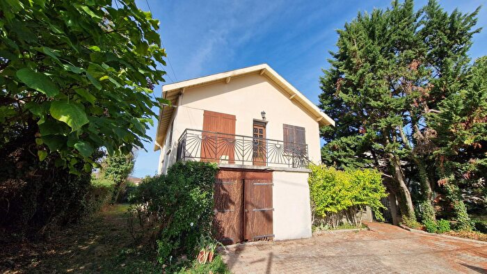 Maison 7 pièces à Saint-Bonnet-de-Mure, à vendre