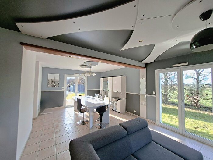 Maison à vendre - Saint-Lyphard - 6 pièces - 4 chambres