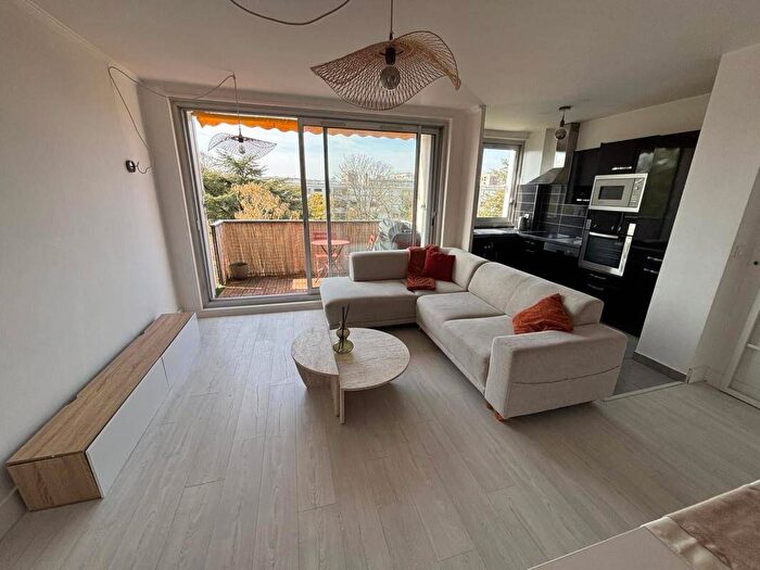 Appartement à louer - Grandes Terres, Marly-le-Roi - 4 pièces - 2 chambres