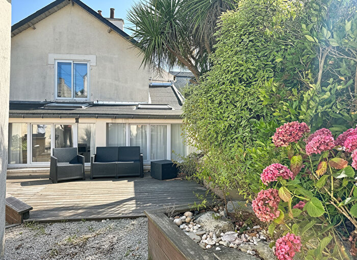 Équeurdreville-Hainneville, Centre-ville : Maison 4 pièces à vendre