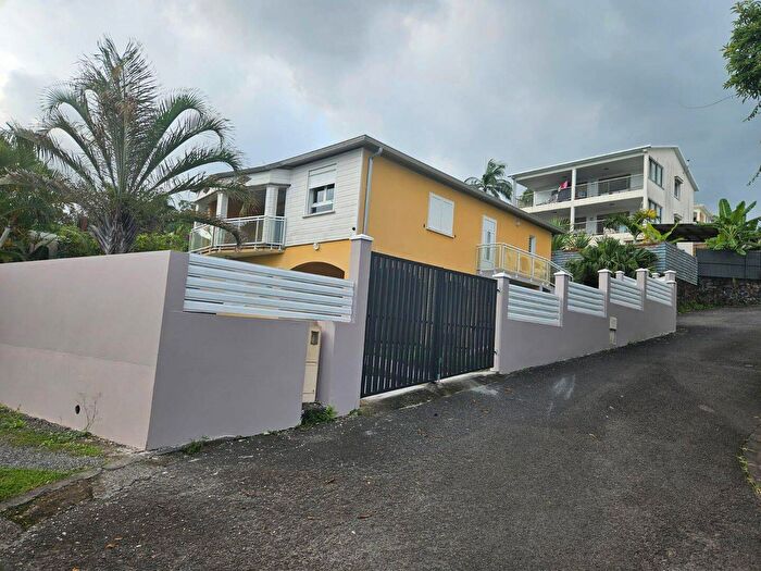 Maison à louer - Le Tampon - 5 pièces - 4 chambres