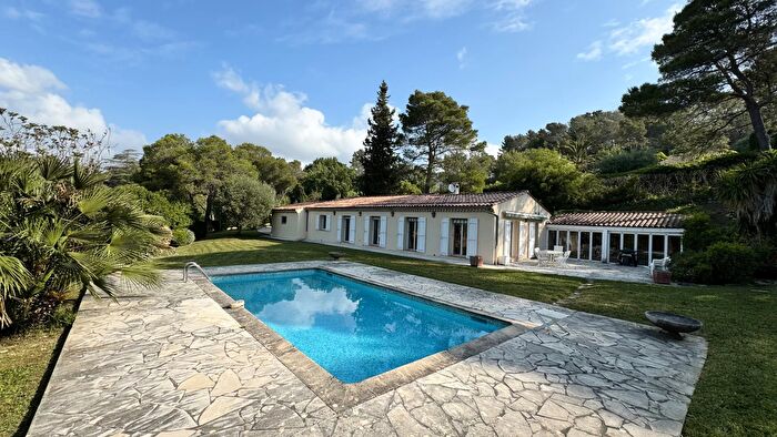 Maison 4 pièces à vendre à Mougins, Saint-Martin, Jylloue