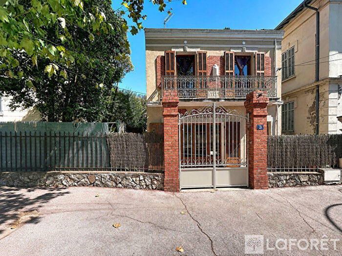 Hyères, Centre-ville : Maison 3 pièces à vendre