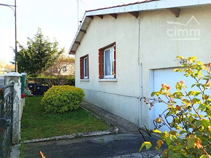 Maison à vendre - Montendre - 6 pièces - 4 chambres