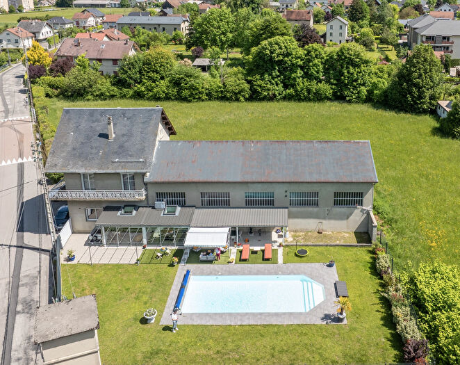 Maison à vendre - Saint-Laurent-du-Pont - 8 pièces - 5 chambres