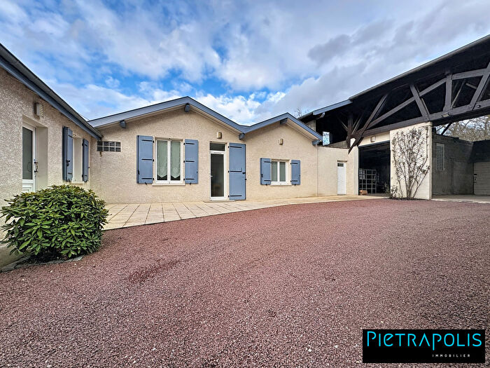 Maison à vendre - Saint-Genis-Laval, Barolles - 6 pièces - 2 chambres