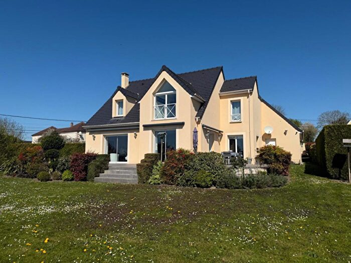 Mézy-sur-Seine : Maison 7 pièces à vendre