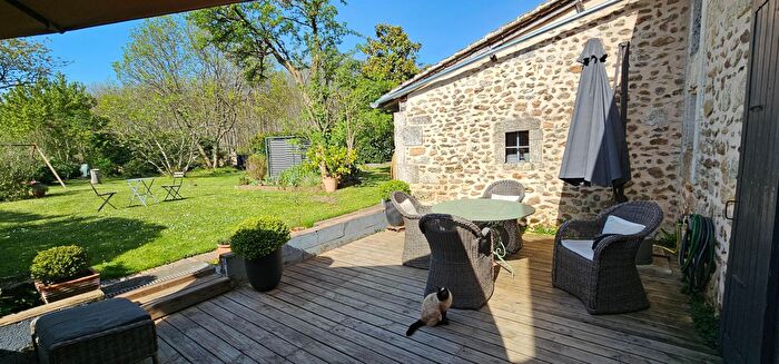 Maison 8 pièces à vendre à Dignac