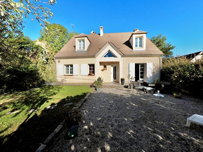 Maison 8 pièces à vendre à Fontaine-le-Port