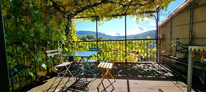 Maison à vendre - Pommiers - 4 pièces - 3 chambres