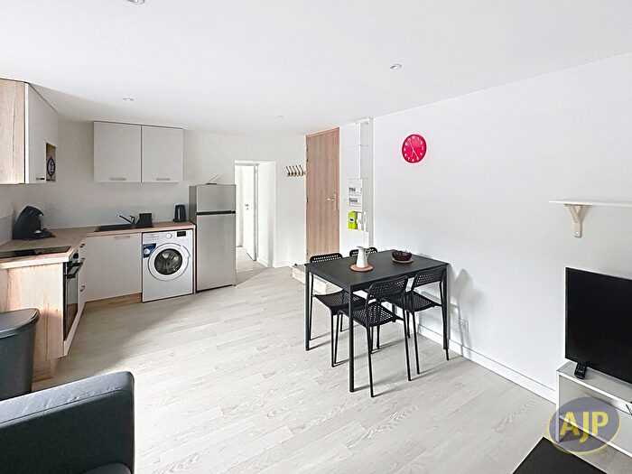 Appartement à louer - Châteaubriant, Centre-ville, Gare - 2 pièces - 1 chambre