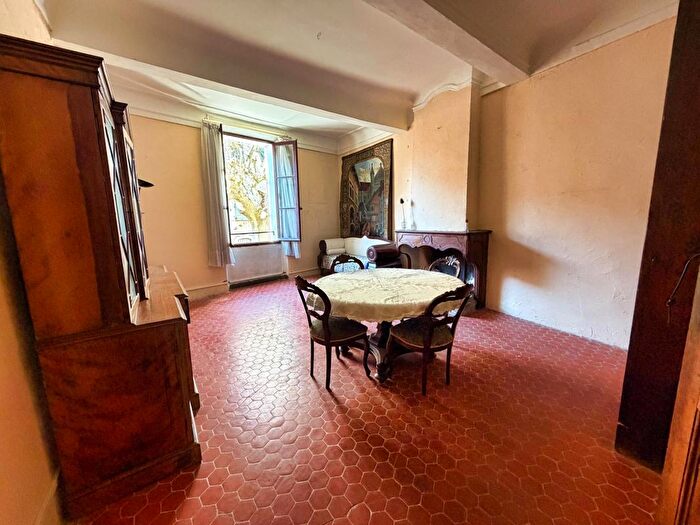 Maison à vendre - Correns - 6 pièces - 4 chambres