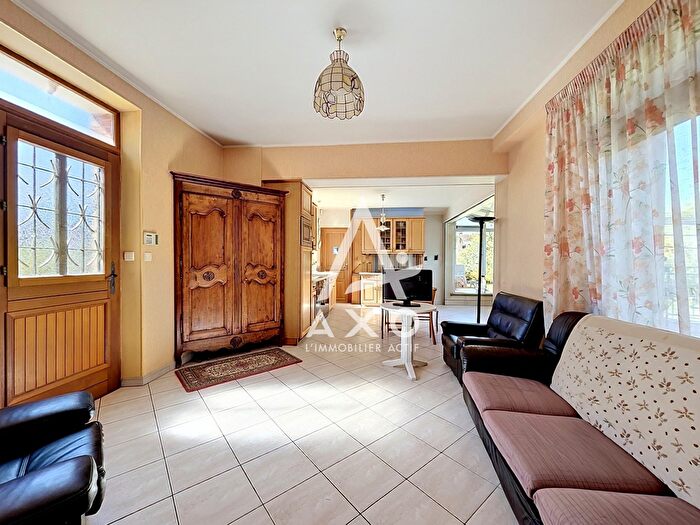 Maisons à vendre et appartements à louer - 3