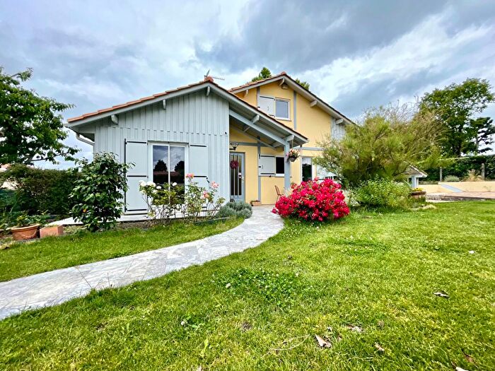 Maison à vendre - Cestas, Centre-ville, Bourg - 6 pièces - 4 chambres