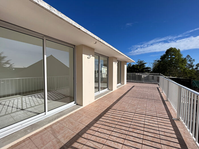 Maison à louer - Bagneux, Saint-Hilaire - 4 pièces - 3 chambres