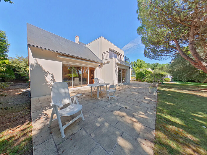 Maison à vendre - Saint-Antoine-du-Rocher - 6 pièces - 5 chambres