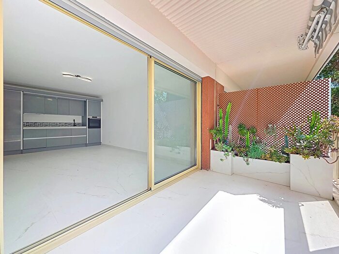 Appartement à vendre - Cannes, Pointe Croisette - 3 pièces - 2 chambres