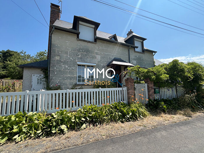 Maison à vendre - La Chartre-sur-le-Loir - 7 pièces - 6 chambres