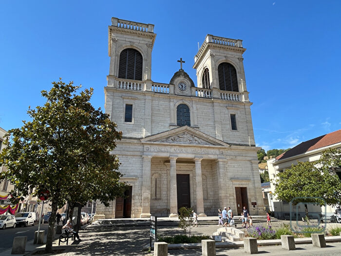 Appartement à vendre - Tarare - 4 pièces - 3 chambres