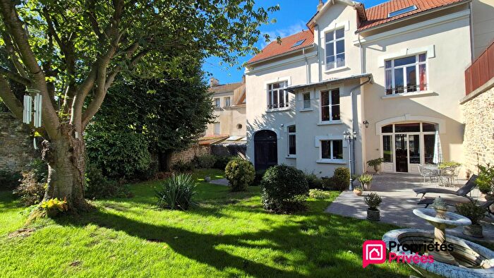 Boulogne-sur-Mer, Tivoli, Tintelleries - Maison 16 pièces à vendre