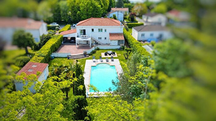 Maison 9 pièces à vendre à Le Poiré-sur-Vie