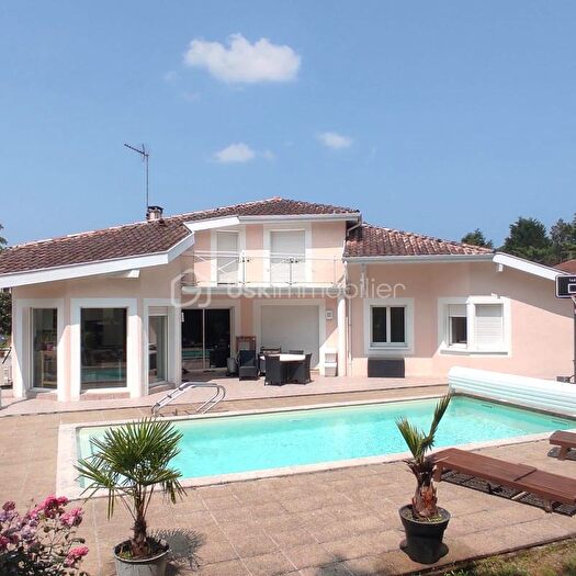 Maison à vendre - Saint-Vincent-de-Paul - 7 pièces - 5 chambres
