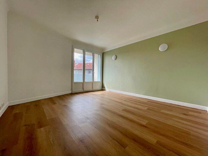 Appartement à louer - Les Salins, Clermont-Ferrand - 3 pièces - 2 chambres