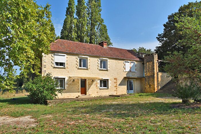 Maison 11 pièces à Tamniès, à vendre