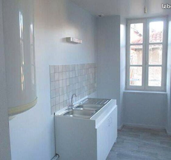 Appartement à louer - République, Aurillac - 3 pièces - 2 chambres