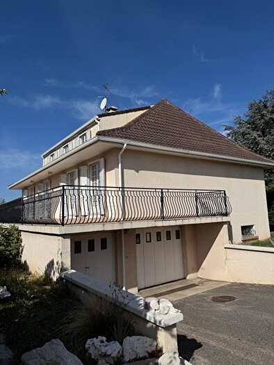 Mions - Maison 9 pièces à vendre
