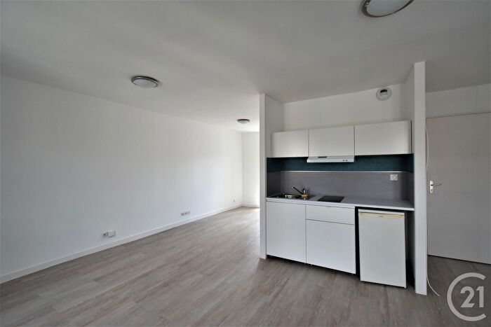 Appartement à louer - Laval, Les Fourches - 1 pièce