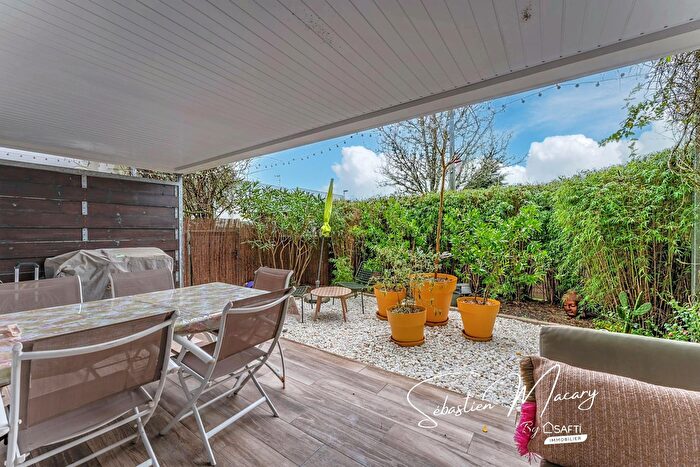 Appartement à vendre - Saint-Médard-en-Jalles, Centre-ville - 3 pièces - 2 chambres