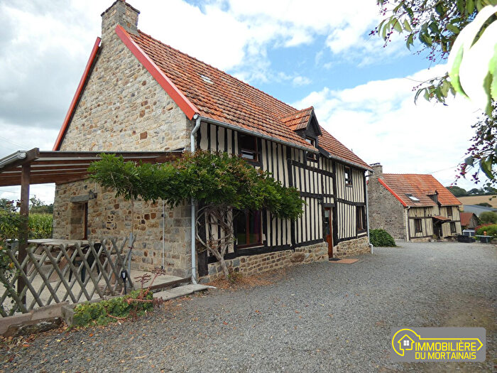 Maison à vendre - Isigny-le-Buat - 5 pièces - 4 chambres