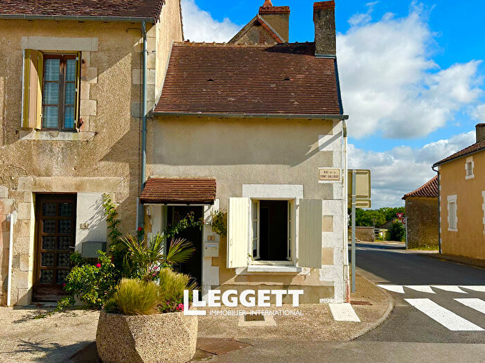 Maison 4 pièces à Saint-Léomer, à vendre
