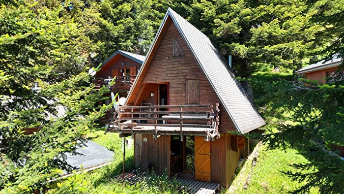 Maison 4 pièces à vendre à Ustou