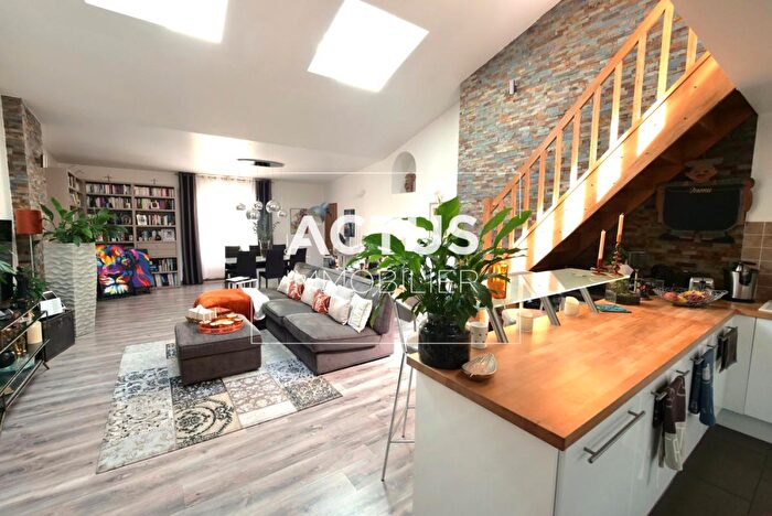 Appartement à vendre - Salon-de-Provence, Centre-ville - 5 pièces - 3 chambres